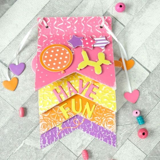 Moonstone Straight Edged Nesting Dies - Fishtail Banners | Hunkydory Crafts