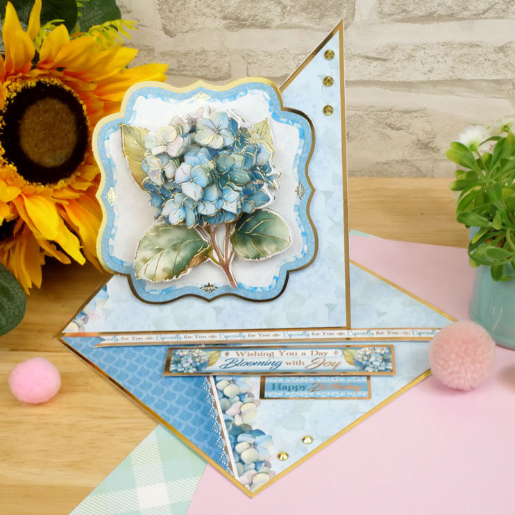 Live Launch - In Full Bloom Deco-Large | Hunkydory Crafts